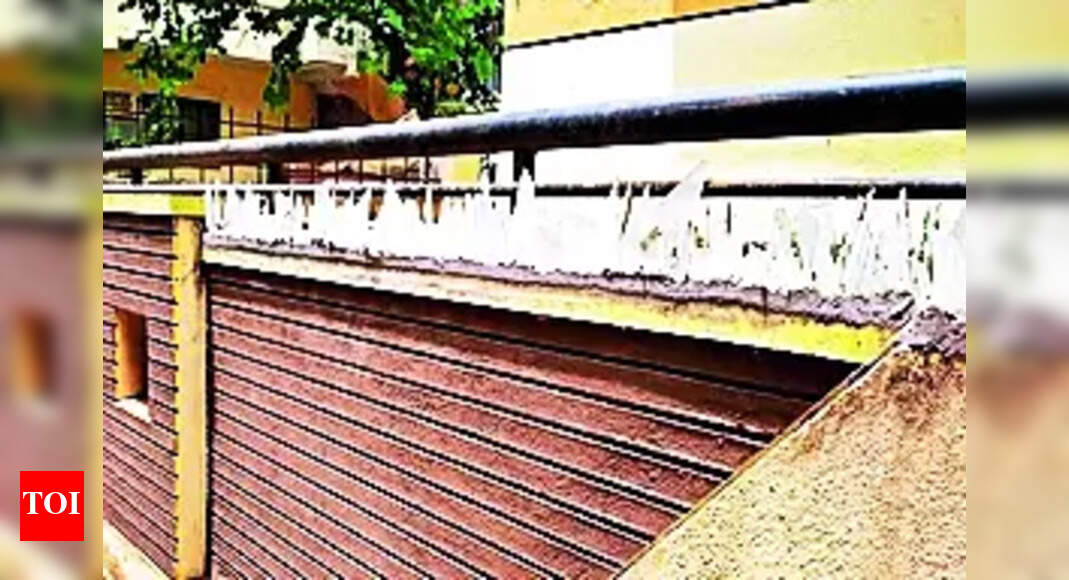 Sharp Objects: Boundary Walls With Sharp Objects Turn Death Traps For ...