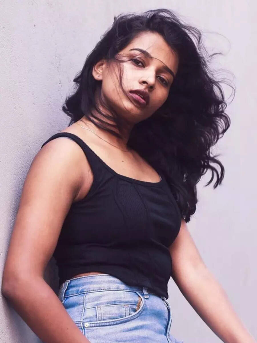 Charming looks of Rooth | Times of India