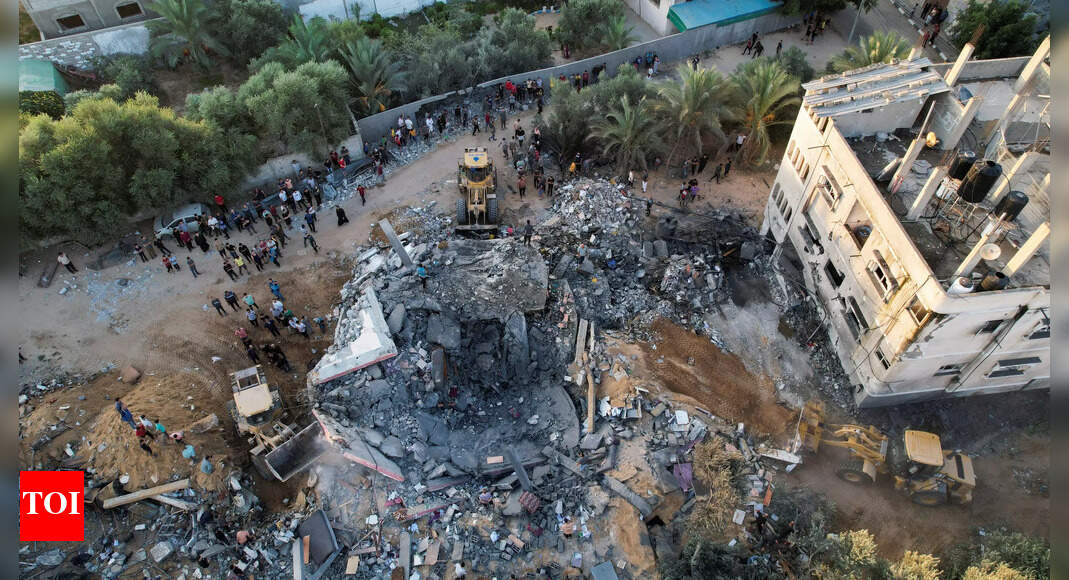 Gaza: Gaza residents who have lost family fear more destruction as ...