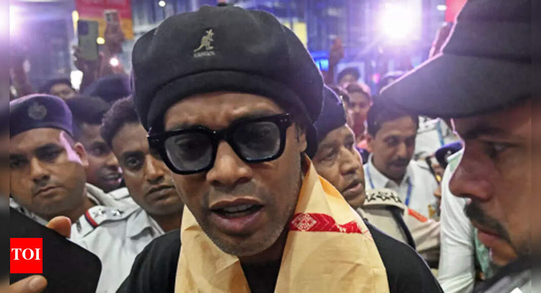 Brazilian football legend Ronaldinho arrives in Kolkata, to inaugurate ...
