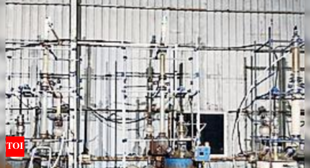 Mumbai: Two more held in Rs 267 cr drug racket; godown turned 'cooking ...