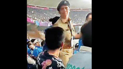India Pakistan Wc Match Viral Video Of Man Slapping Woman Cop Sparks
