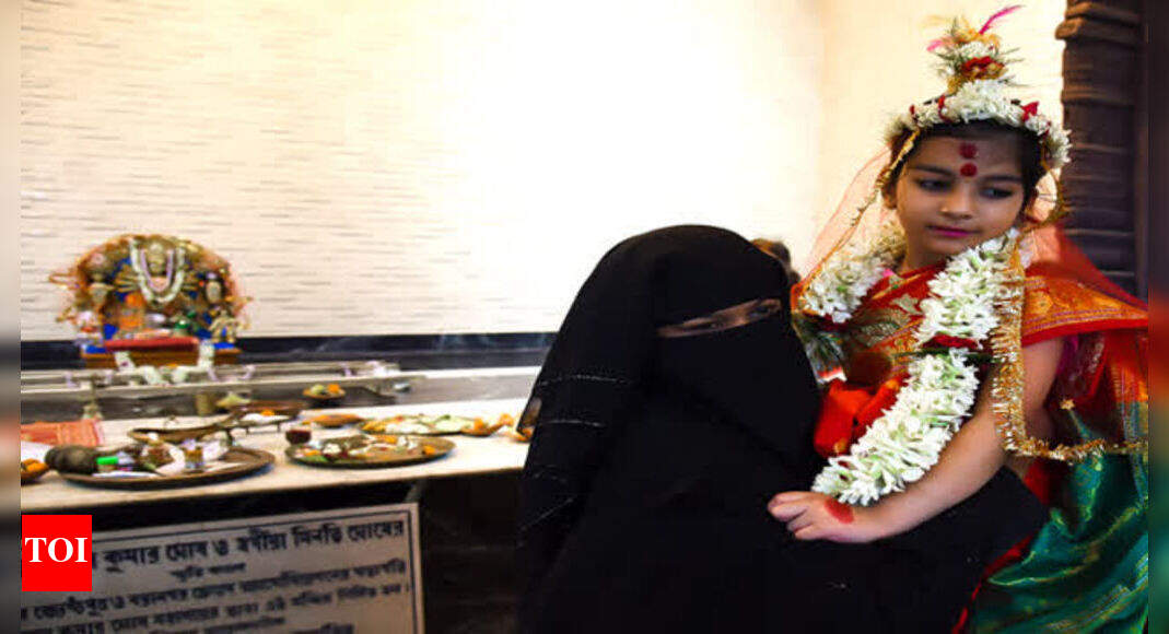 Muslim girl becomes Durga on Eid to spread harmony message after ...