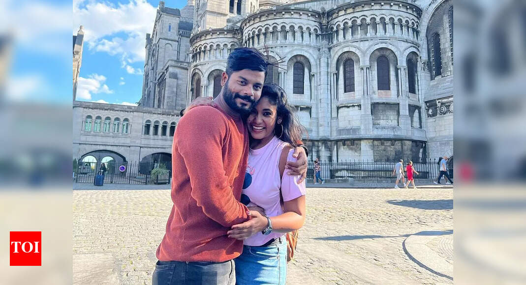 Actress Shruti Shanmuga Priya pays heartfelt birthday tribute to late ...