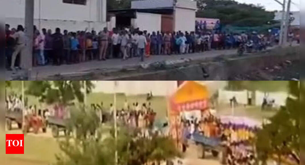 'Padayappa' moment! The entire village gathers to meet Rajnikanth on ...