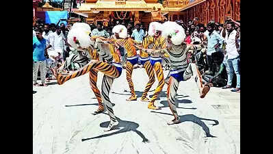Tiger Dance: Pili Vesha Competitions To Add Vibrancy To Dasara Fest ...