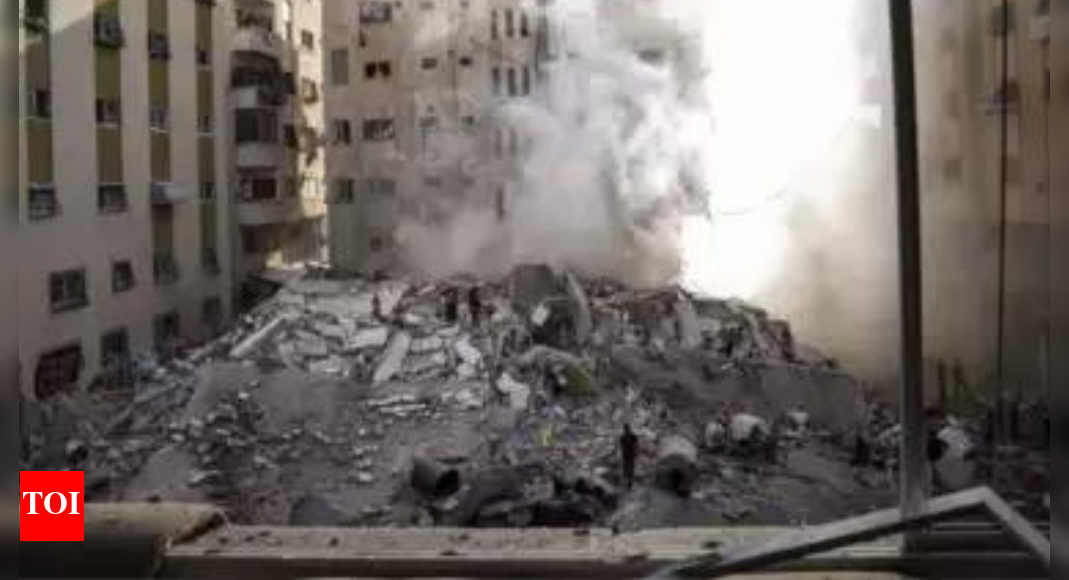 Chinese envoy heads to Middle East in bid to contain war - Times of India