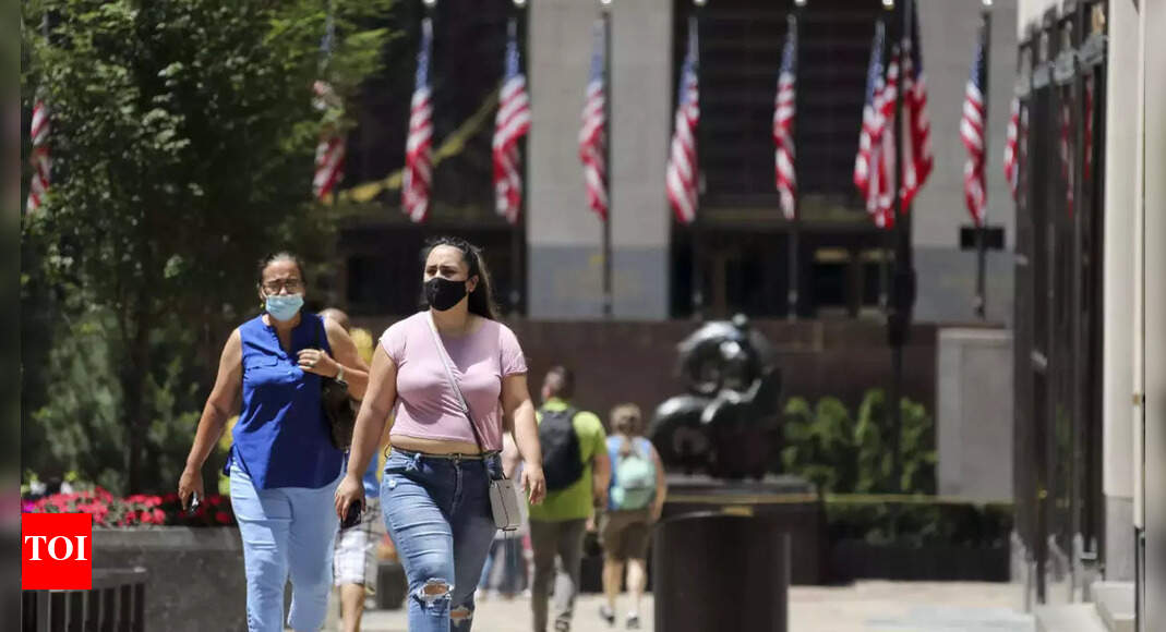 Winter surge soon? Experts warn of 'tripledemic' in US ahead of holiday ...