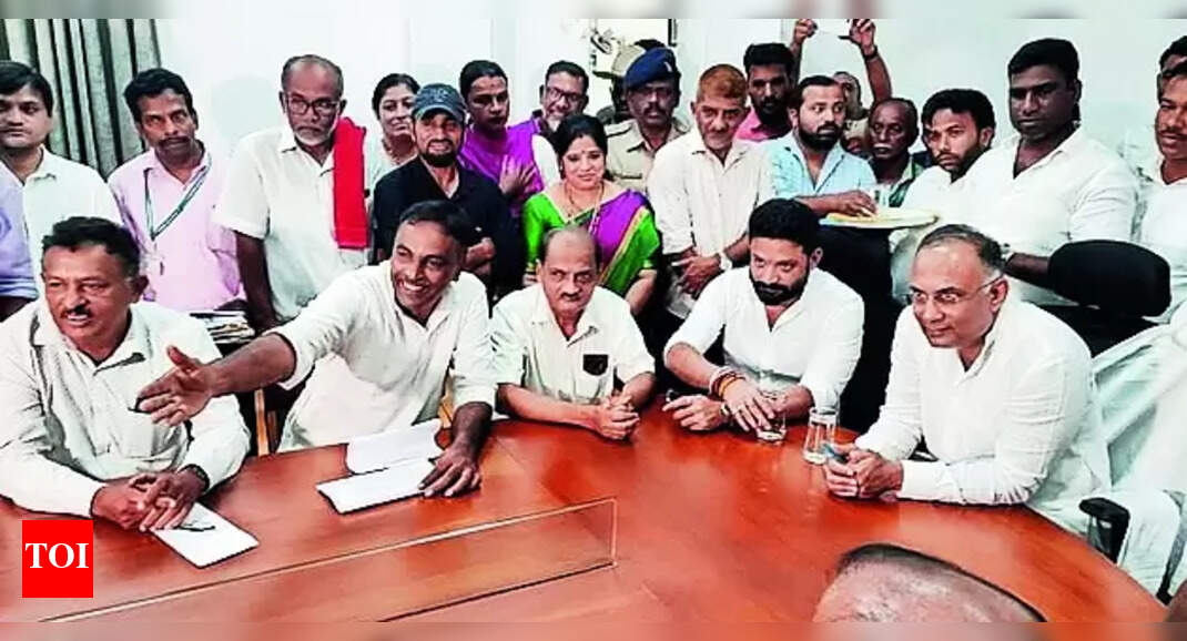 Health Care: Forum Demands Action Against Right-wing Leaders | Mangaluru News - Times of India