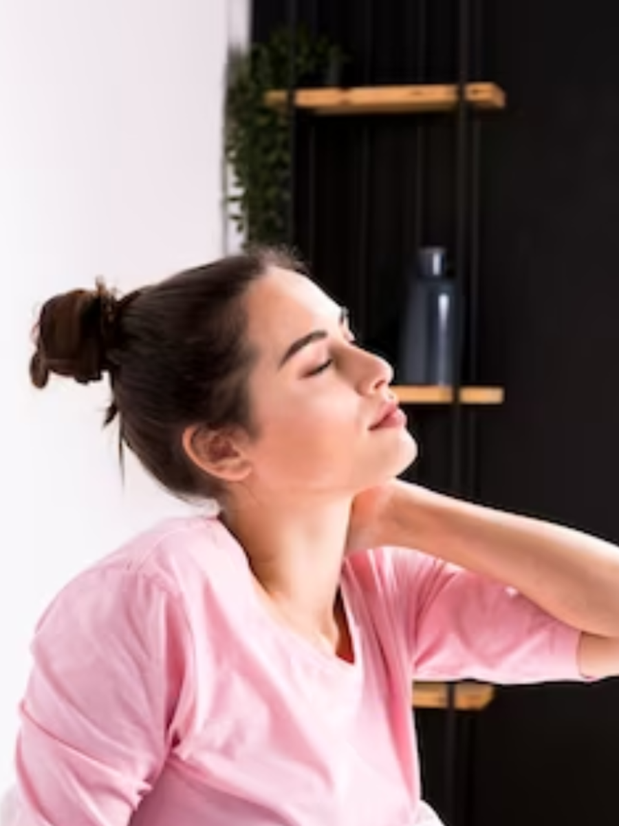 Reasons Why You Get Night Sweats Even In Low Temperature | Zoom TV