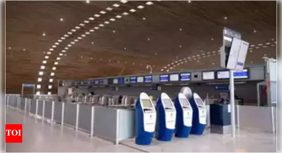 Fake Bomb Threats: French airports again hit by fake bomb threats ...