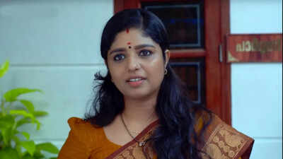 Swayamvaram: Rakhi mistakes Rajeevan in the bribe case - Times of India