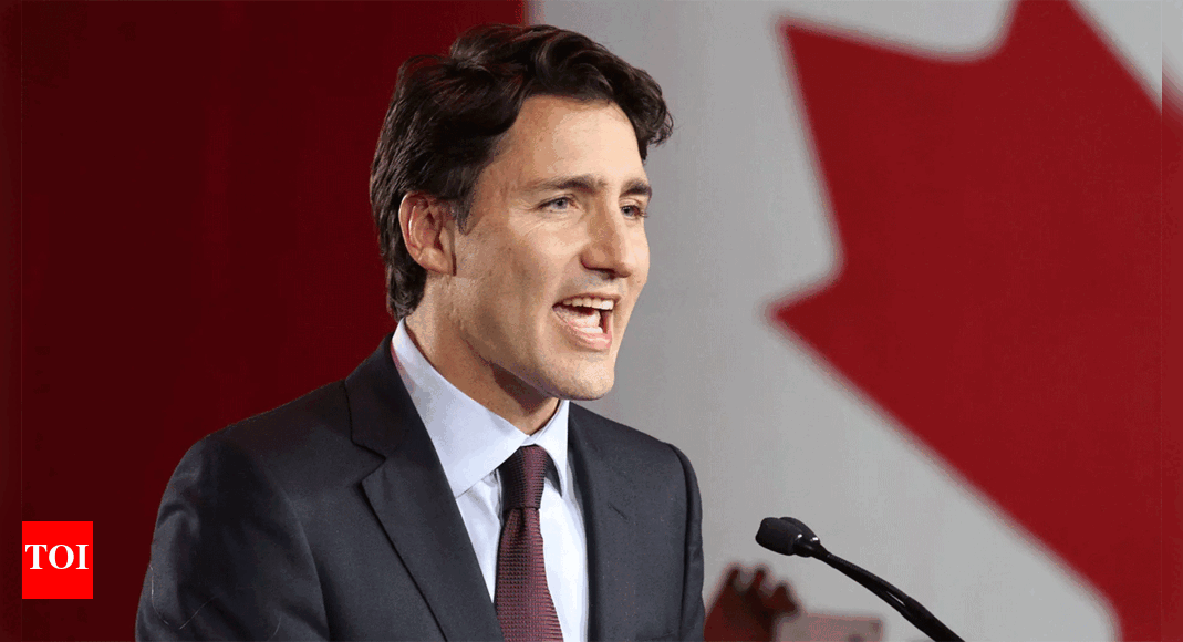 Trudeau: Justin Trudeau makes undisclosed mosque visit, gets booed over ...