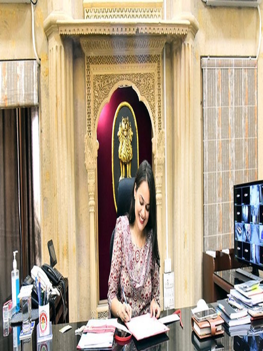 Difference Between DM and Collector: Which IAS Post is More Powerful ...