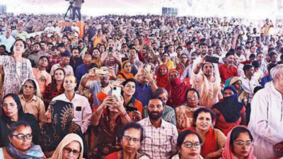 Rapid Rail: Pride, Curiosity As Crowd Buzzes About Modi And Namo ...