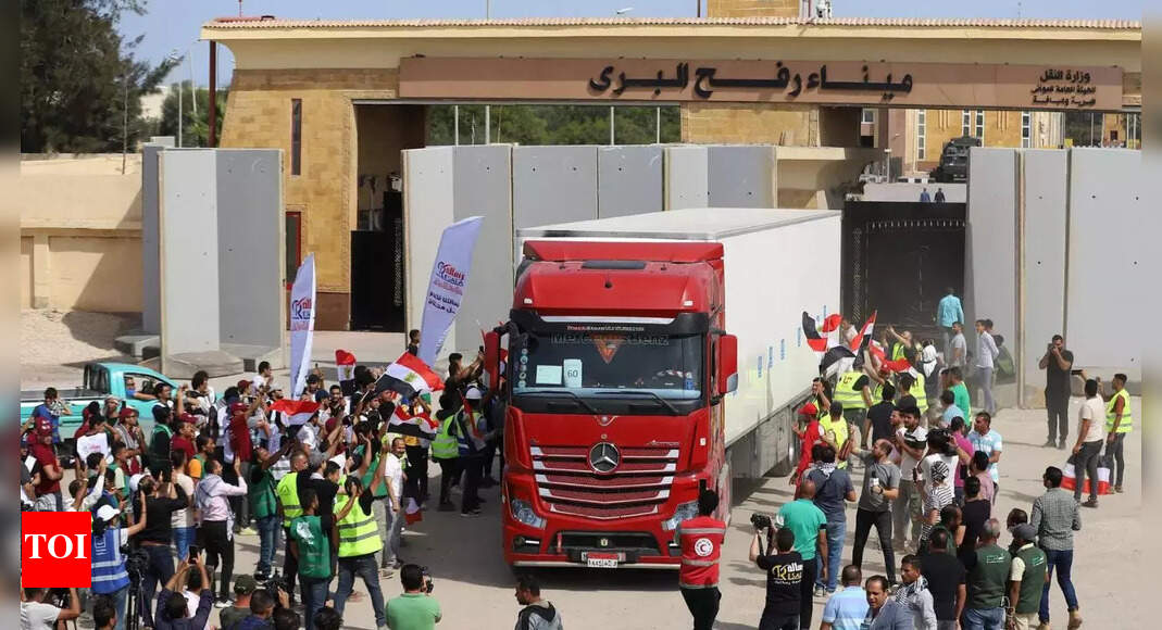 Egypt-Gaza border reopens for first time since Hamas attack - Times of ...
