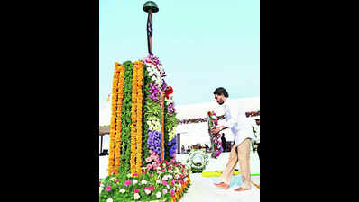 Tribute: Cm Jagan Pays Tribute To Police Martyrs In Vij | Vijayawada News - Times of India