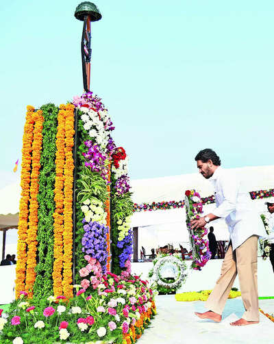 Tribute: Cm Jagan Pays Tribute To Police Martyrs In Vij | Vijayawada News - Times of India