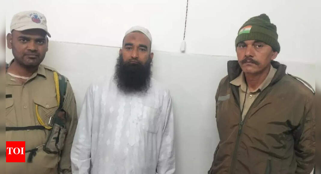 Murder accused evading arrest for 17 years arrested in Jammu | Jammu ...