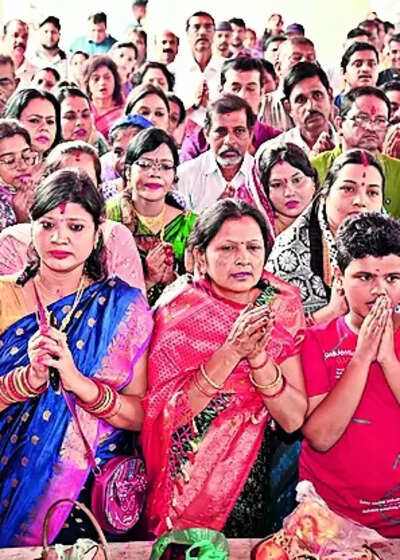 Puja: Beautiful Attire, Good Food & Lots Of Fun Mark Ashtami ...