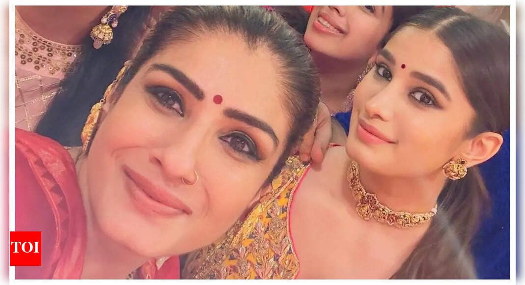 Raveena Tandon celebrates Ashtami with daughter Rasha and Sara Ali Khan ...