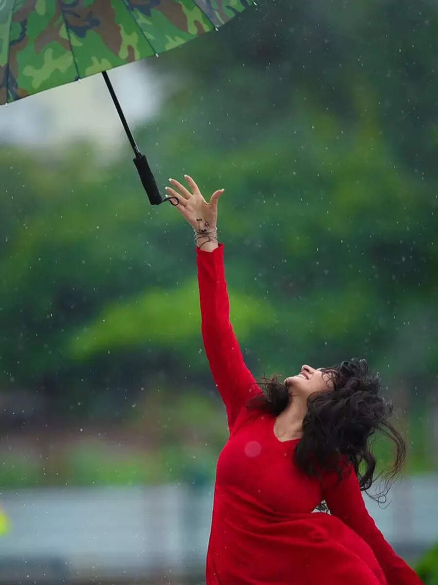 Denisha Ghumra captivates with every photo frame | Times of India