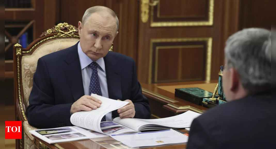 Kremlin rejects speculation that Putin is ill and uses body doubles ...