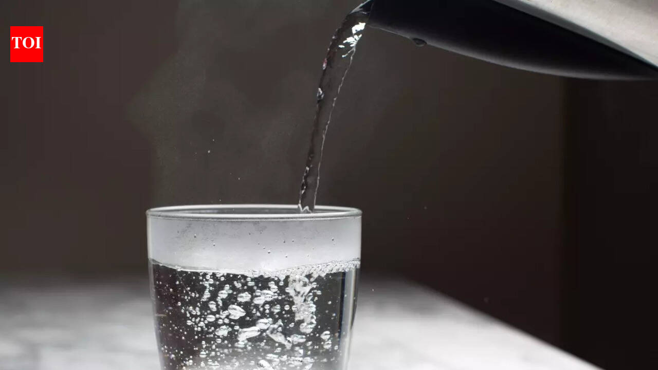 Can drinking warm water after festivals help detox?