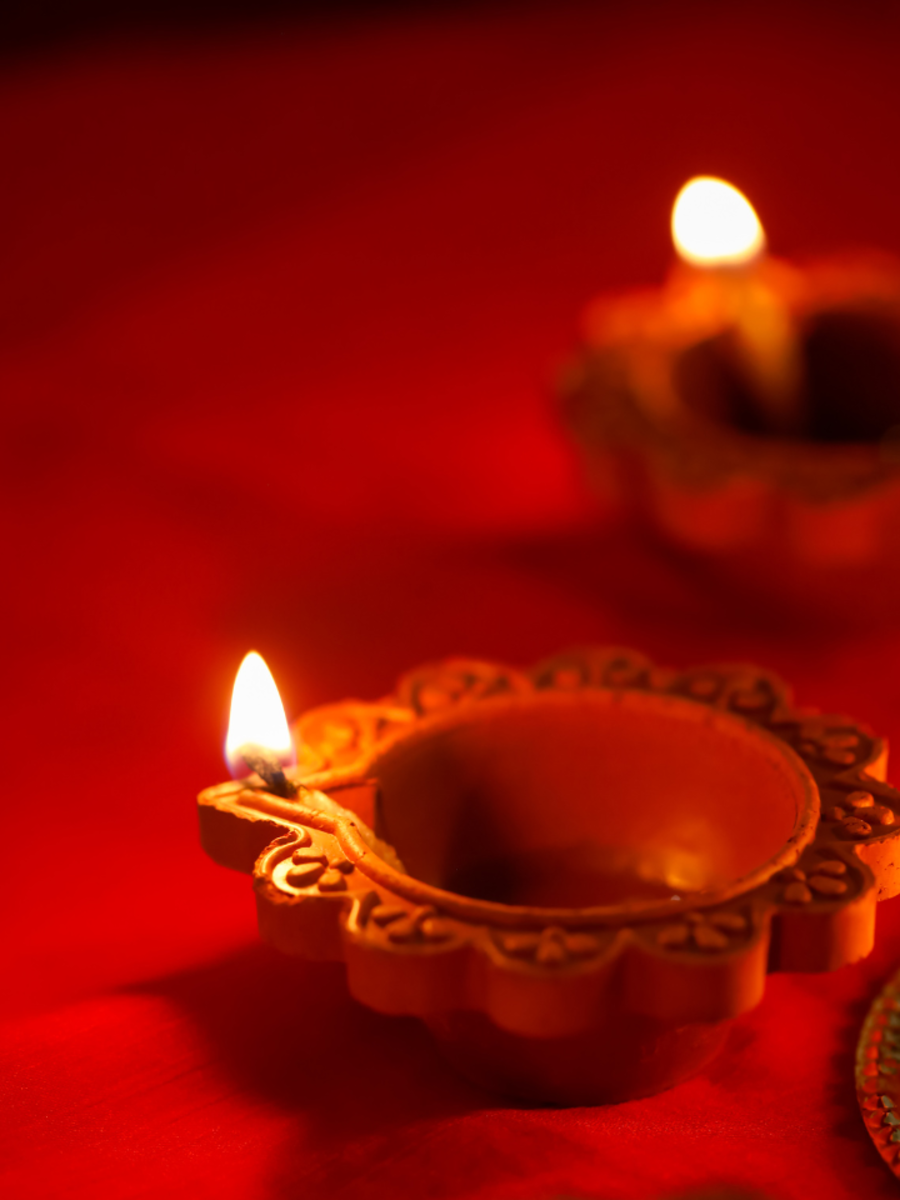Significance of Lighting 13 Diyas on Diwali | Zoom TV