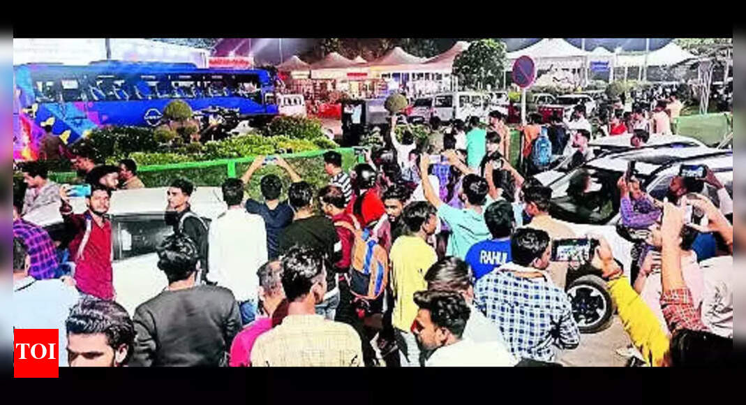 FIR against fake site selling tickets for India-Eng WC tie | Lucknow ...