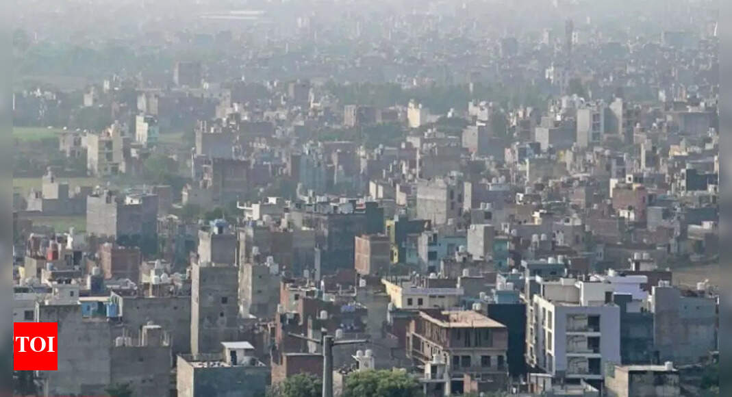 Noida Aqi: Noida Air Pollution News: City's air quality index turns ...