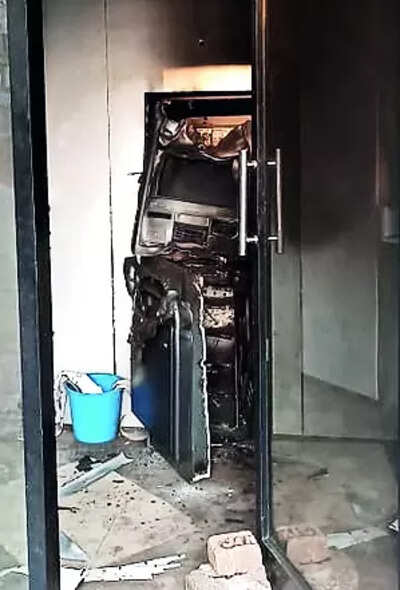 Heist: Atm Blows Up After Daring 15min Heist, Cleaned Of ₹32l | Nagpur ...