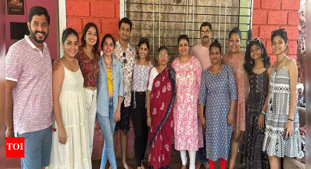 Supriya Pathare mourns the sad demise of her mother, reminisces the day ...