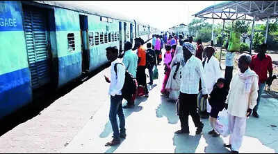 Ticketless Passengers: Ticketless Passengers Assault Hawkers On Tapovan ...