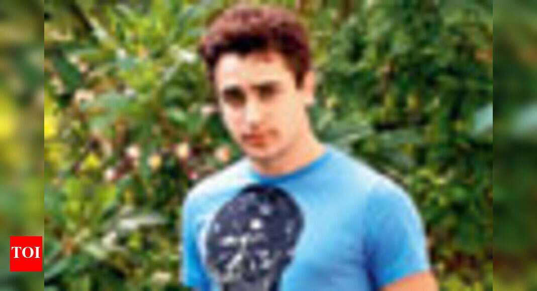 Imran Khan is fond of stray dogs | Hindi Movie News - Times of India