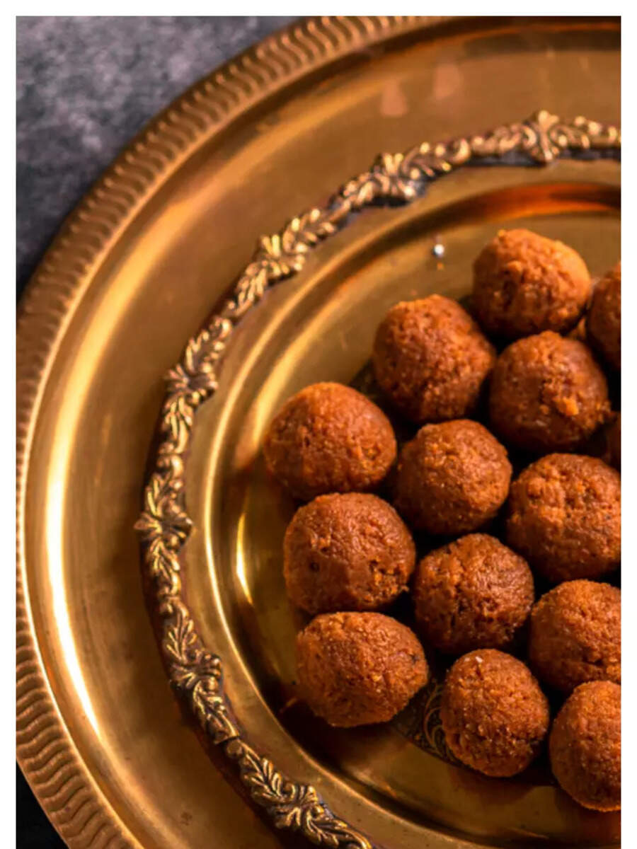 Narkel Naru Recipe: How to make Bengali Narkel er Naru at home | Times ...