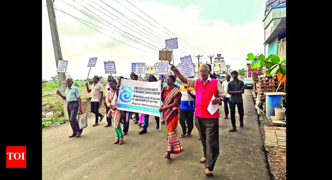 Protest against water woes, encroachment | Chennai News - Times of India