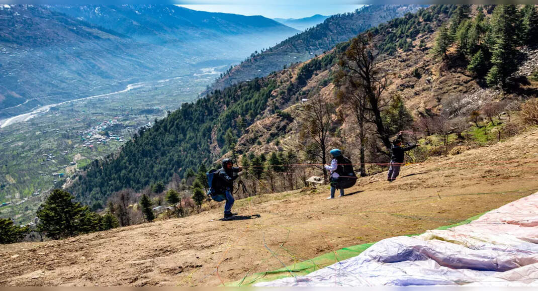 Tehri Acro Festival: India’s first international aerial acrobatic show ...