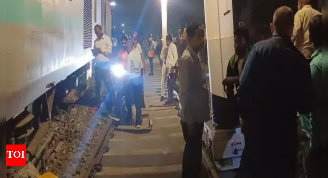 Prayagraj Train Accident News: 2 coaches, engine of train derail in ...