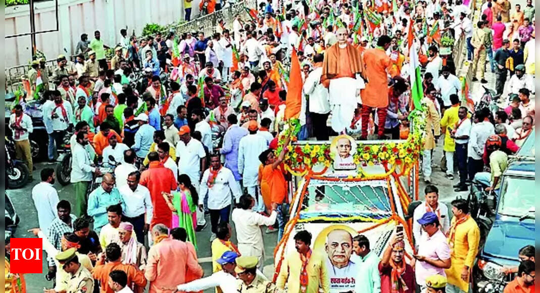 Run For Unity: Run For Unity, Bike Rally Marks Patel’s Birth Anniv In Varanasi | Varanasi News ...