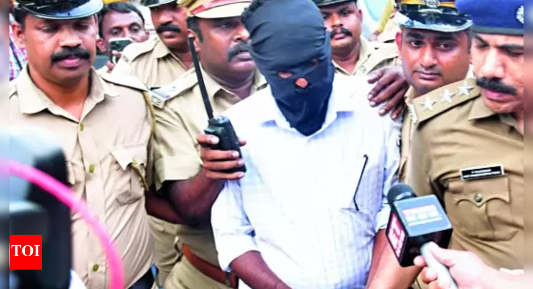 Dominic Martin: Kerala bomb blast accused Dominic Martin to argue his ...