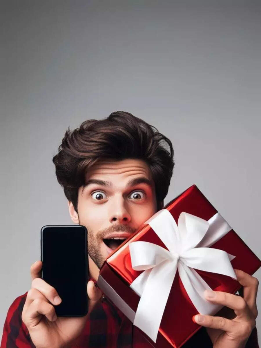 9 Best Smartphones to Gift this Diwali | Times Now