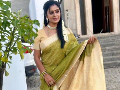 Latha Rao looks traditional in a Kanchipuram silk saree, fans call her ...