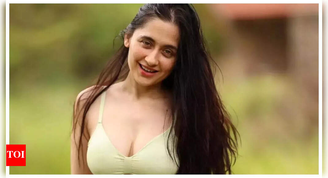 Sanjeeda Shaikh to play pivotal role in Hrithik Roshan, Deepika Padukone-starrer 'Fighter ...