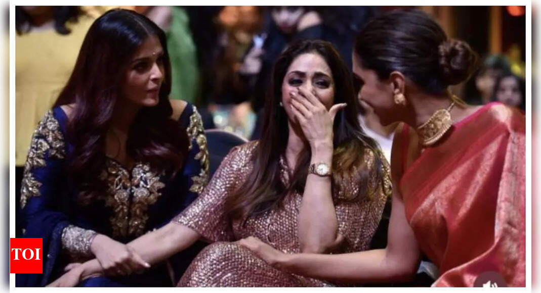 Throwback: THESE photos of Sridevi chatting with Aishwarya Rai and ...