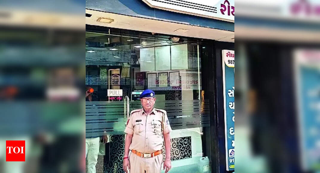 Surat Police: With 131 Checkpoints, Surat Police To ‘fortify’ City ...