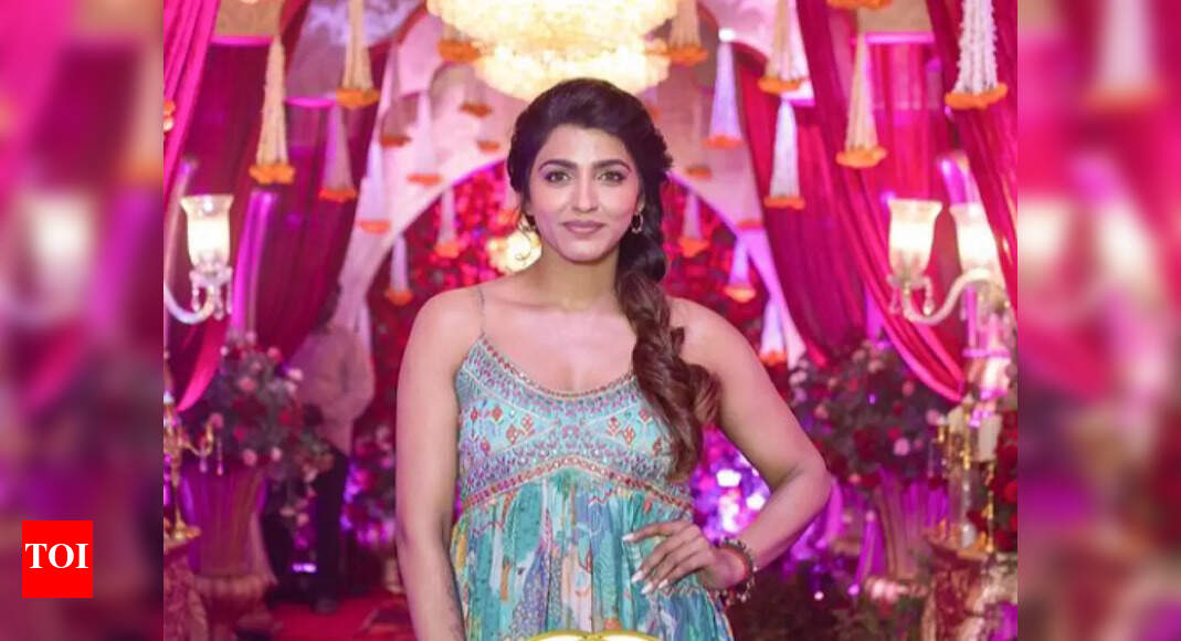 Kudumba Viruthugal Awards 2023 set to air on November 5 - Times of India