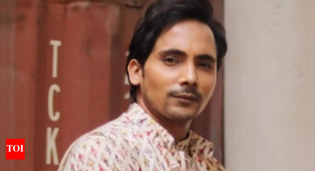Raj Kumar Singh doesn't carry phone on sets: 'Helps me to give my best' - Times of India