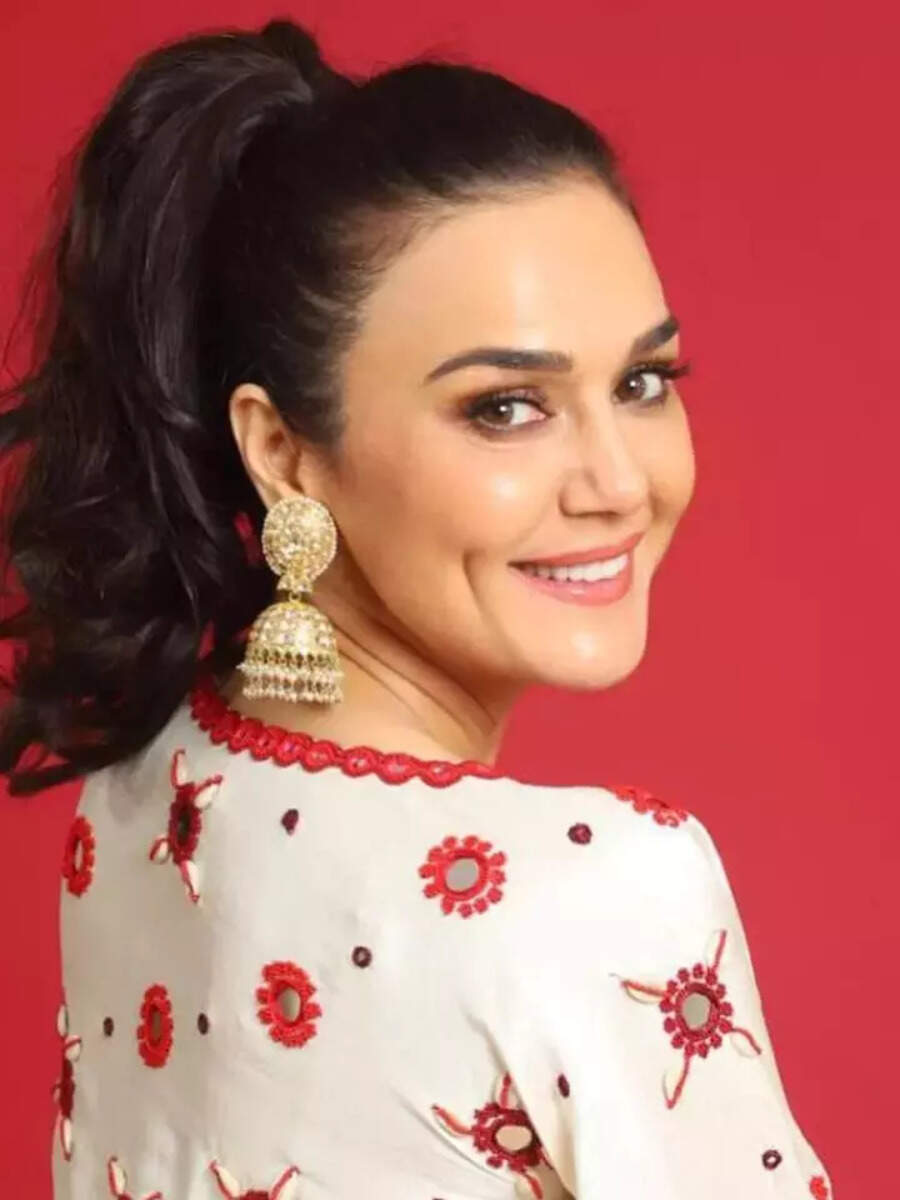 Preity Zinta's traditional attire is worth taking note of! | Times of India