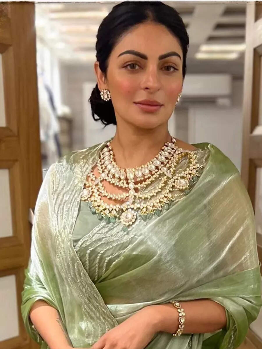 Neeru Bajwa embodies ethereal elegance in enchanting ethnic attire ...